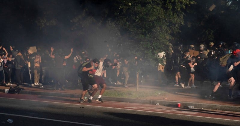 US Park Police Deny Using Tear Gas on Protestors Outside the White ...