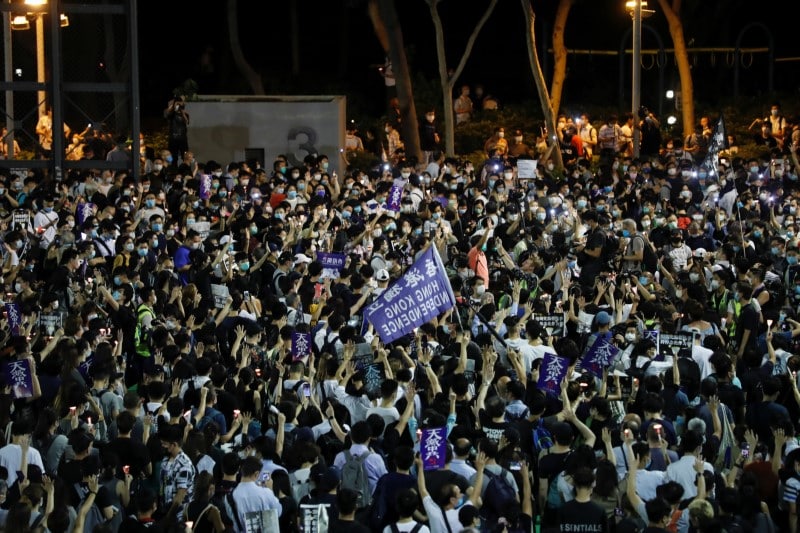 Police Fire Pepper Spray During Hong Kong Tiananmen Memorials ...