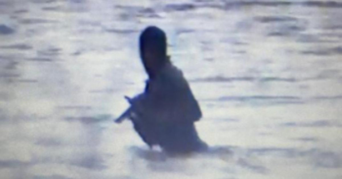 Texas Border Patrol Agent Comes Face to Face with Armed Smugglers While ...