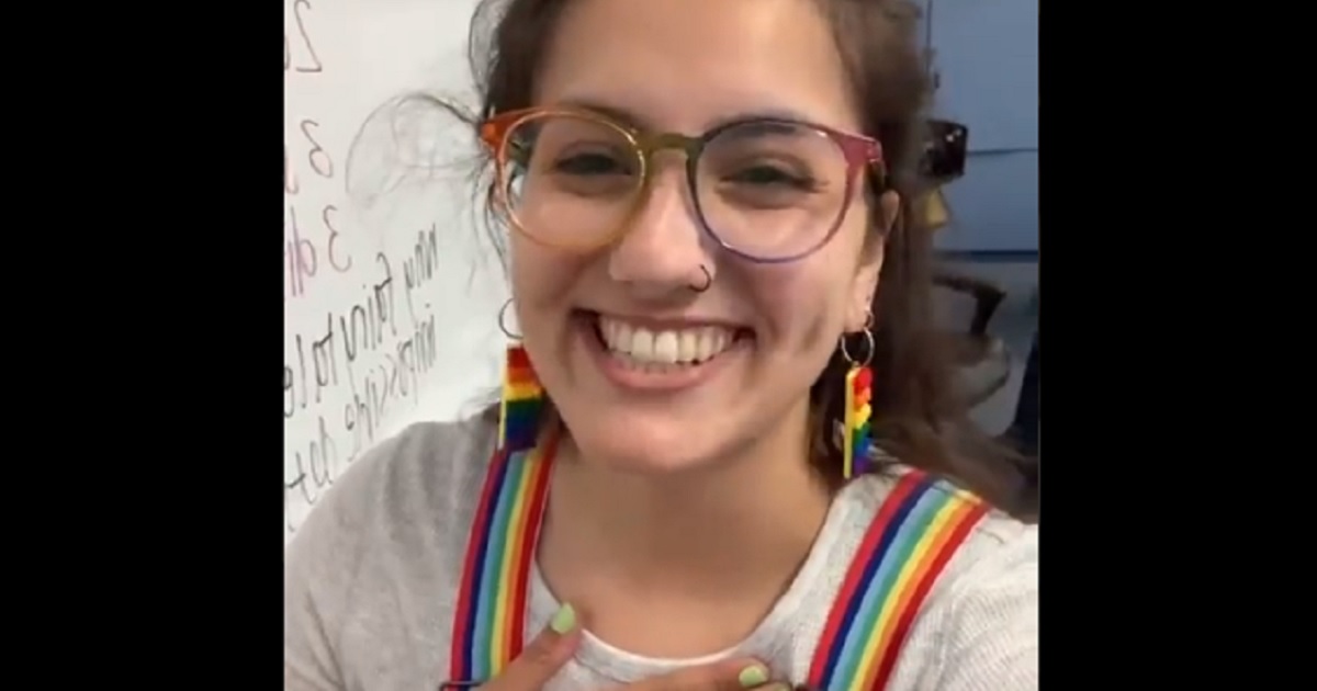 Teacher Brags She Has No American Flag in Class, Tells Students to ...