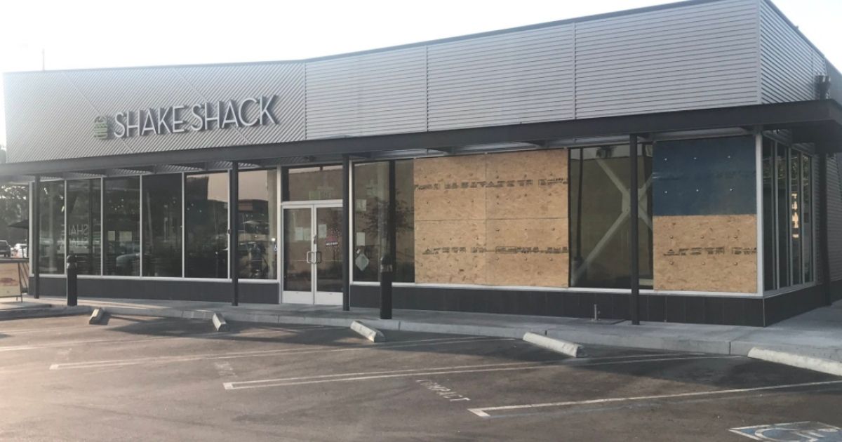 Homeless Man Opens Fire on Crowded Shake Shack — Independent Journal Review