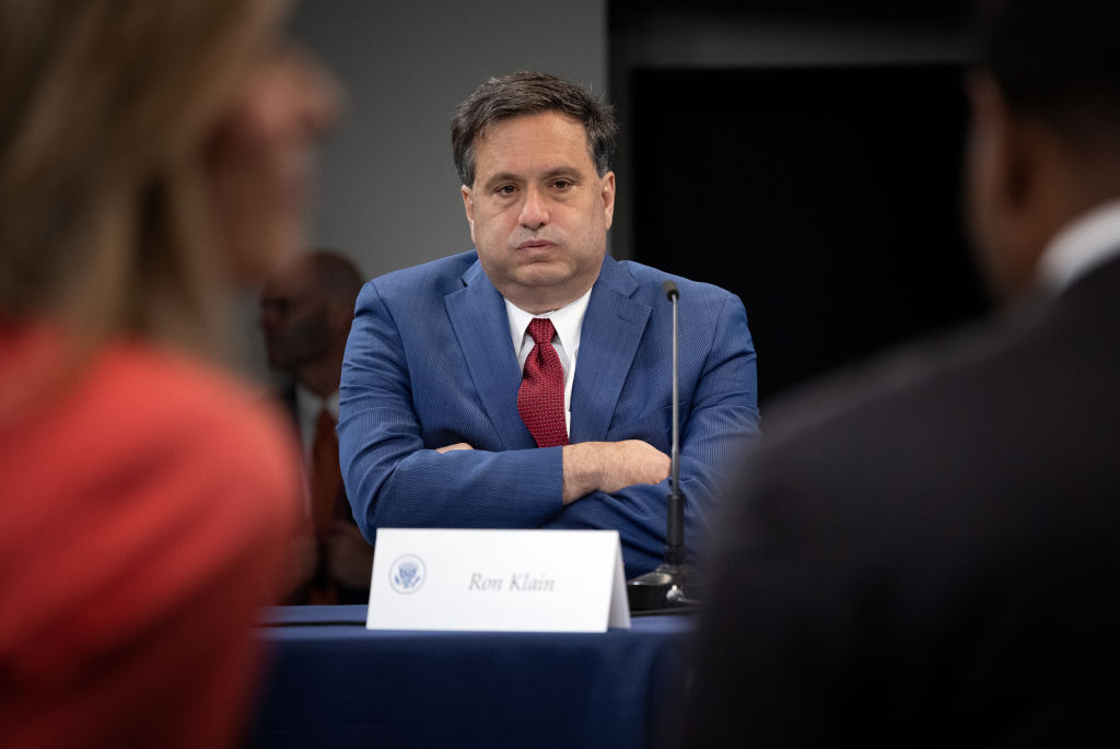 WH Chief of Staff Ripped for Sharing Tweet Claiming Inflation, Supply ...