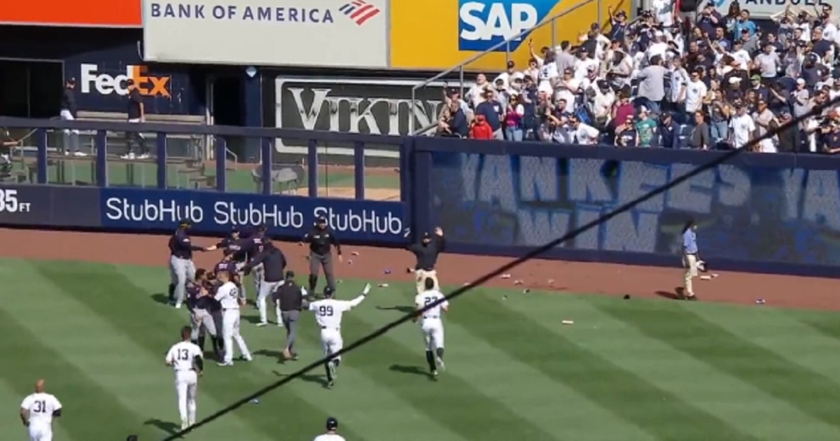 Yankees Fans Called 'Worst Fan Base on the Planet' After Pelting ...