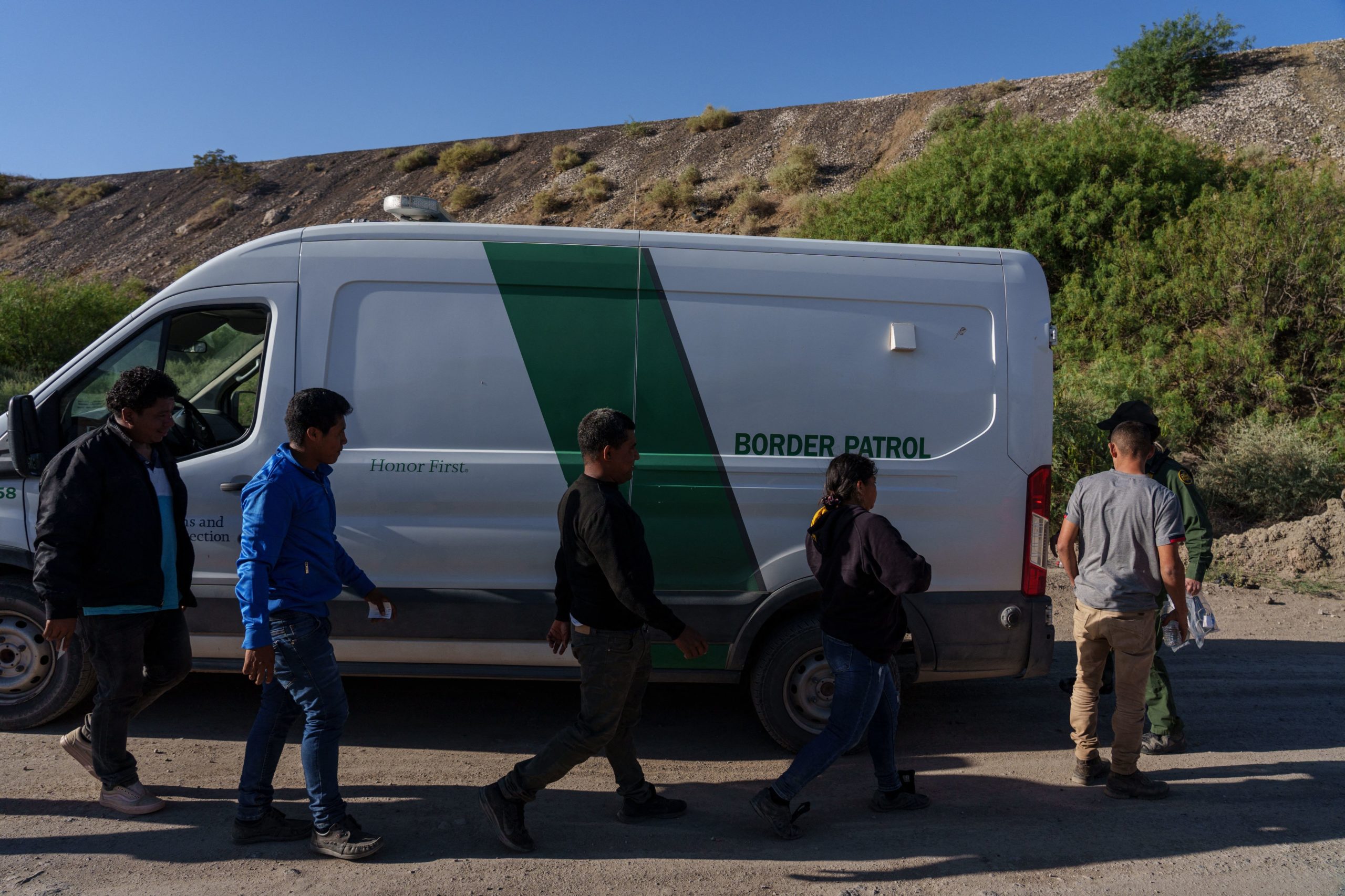 Internal Report Shows Border Patrol Agents Did Not Strike Migrants With ...