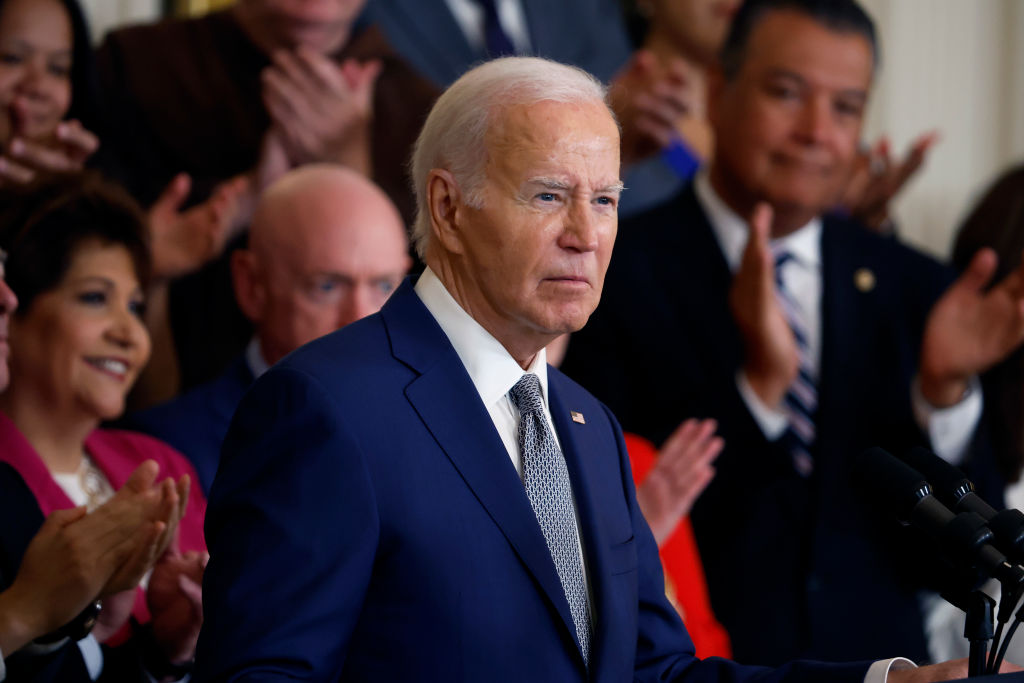Former White House Doctor Demands Biden Gets Tested for ‘Performance ...
