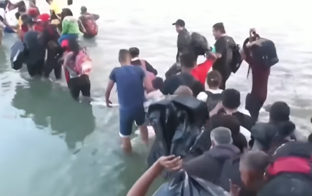 Majority Of Hispanics Favor Deporting ‘All’ Illegal Immigrants: POLL ...