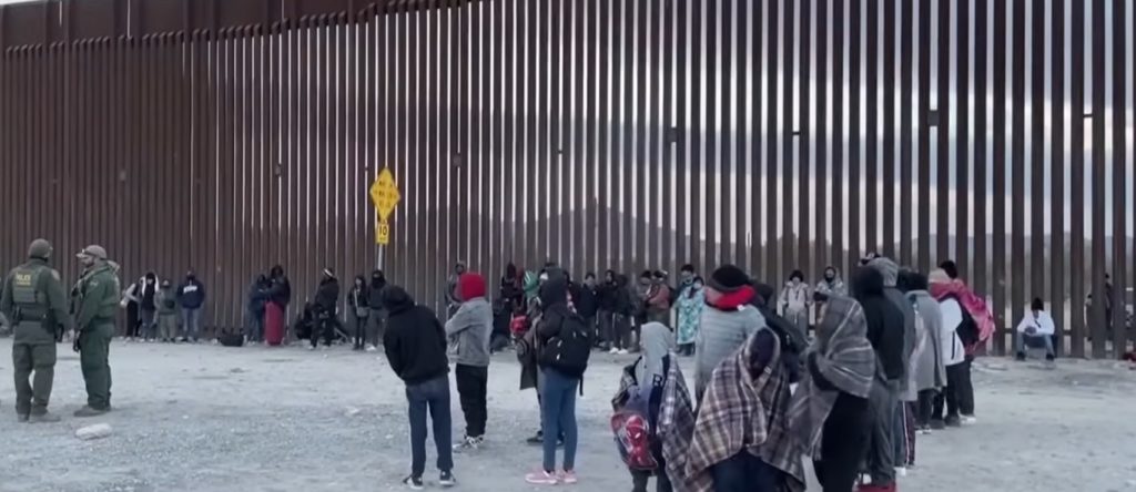Hospitals Reporting Spike In Migrants Falling Off Border Wall, Needing ...