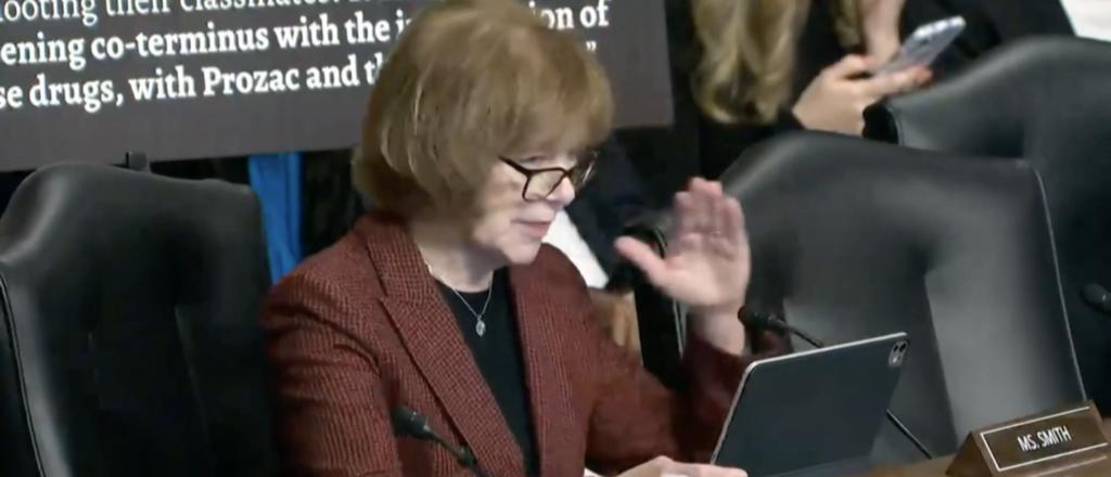 Democratic Sen. Tina Smith Makes Shock Retirement Announcement ...