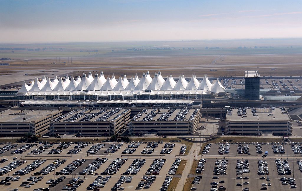 Denver Air Traffic Control Temporarily Loses Contact With Aircraft ...