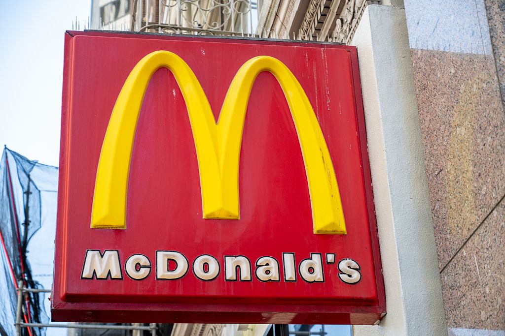 Two Men Charged with Making Terroristic Threats to Illinois Fast Food ...