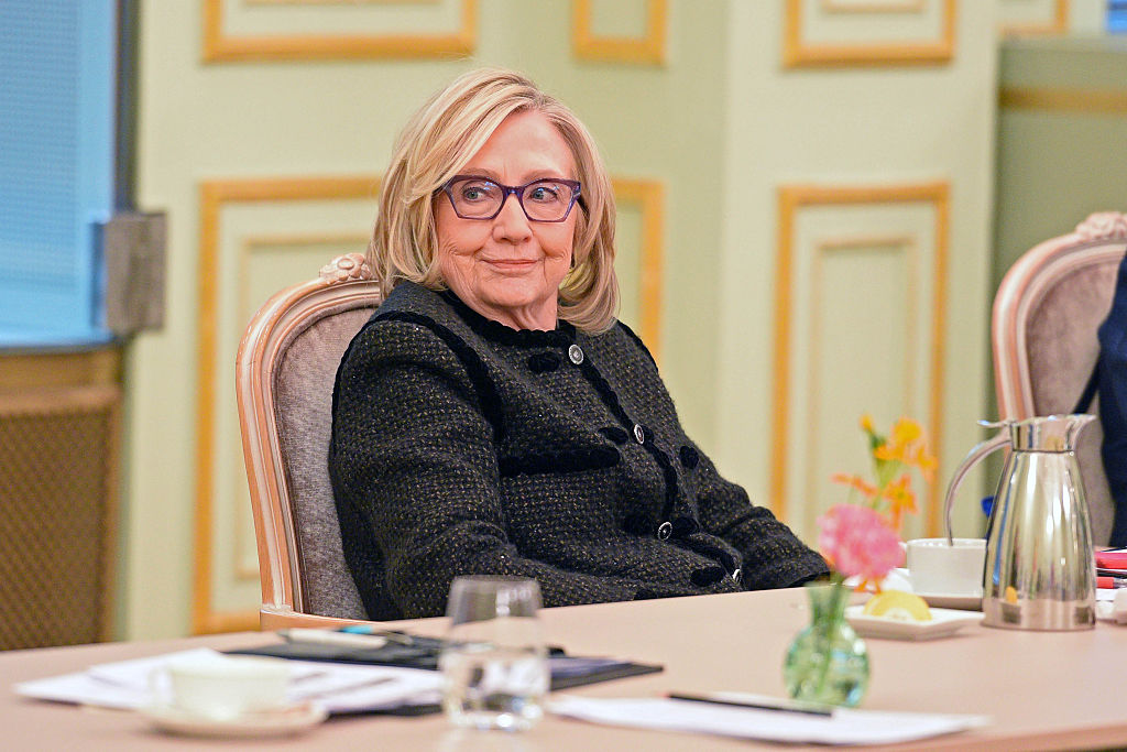 Clinton Branded ‘Yesterday’s News’ as Critics Push Back on New ...