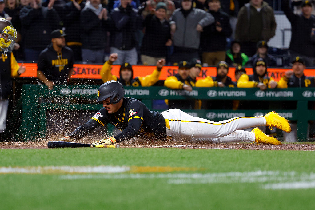 Shortstop, 19, Inks $140M Deal With Pirates — Independent Journal Review